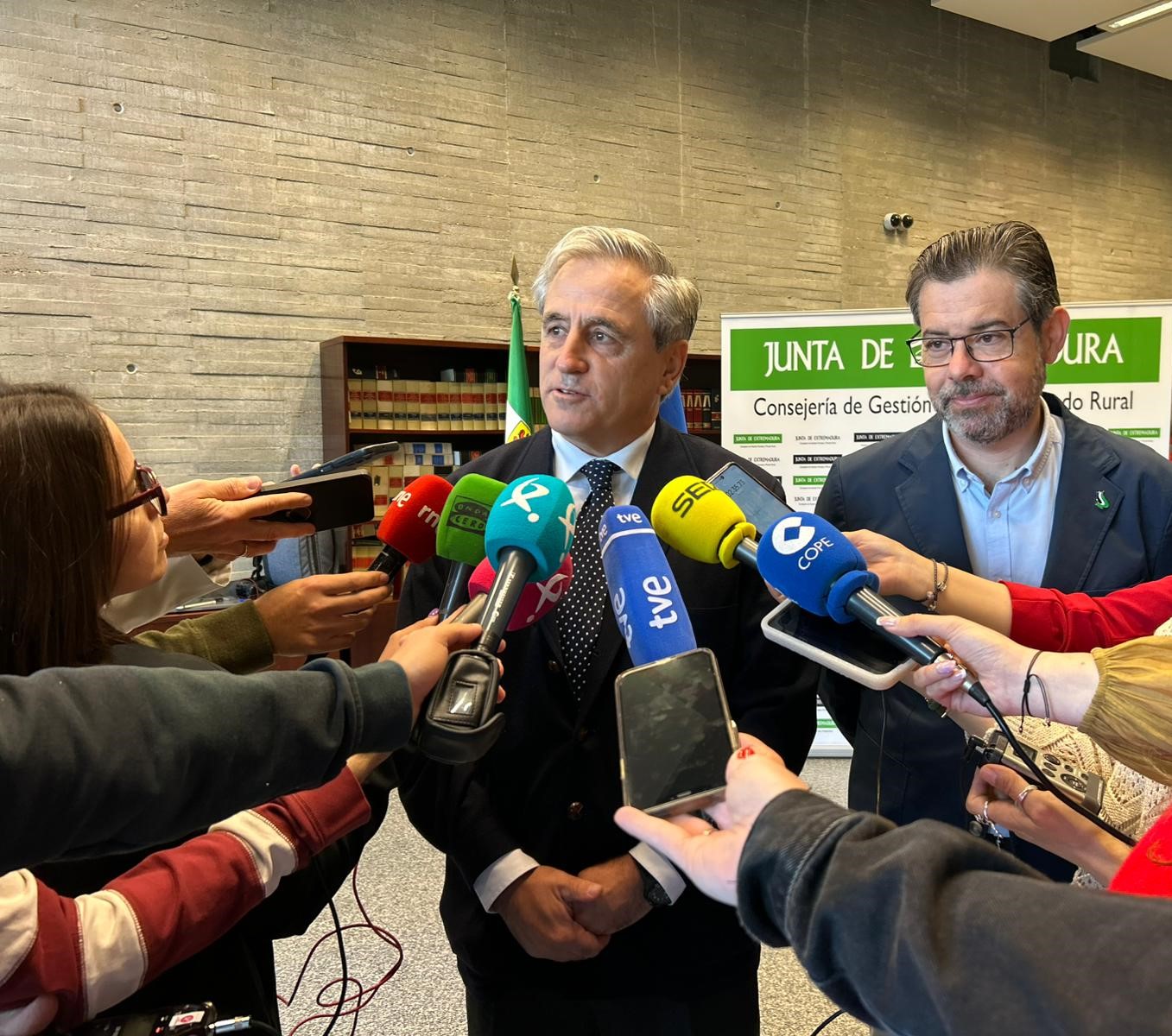 20250512 La Consejería de Gestión Forestal y Mundo Rural avanza en un desayuno informativo los ...